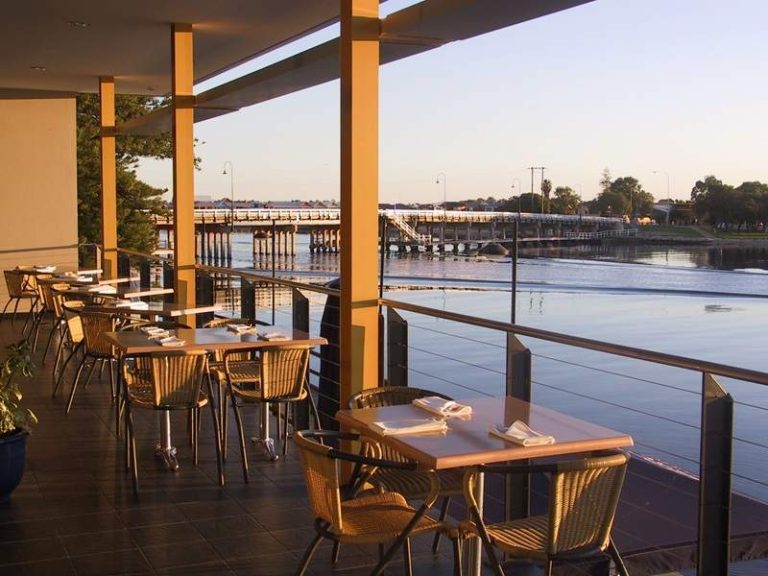 Where To Eat In Mandurah: Your Complete Guide